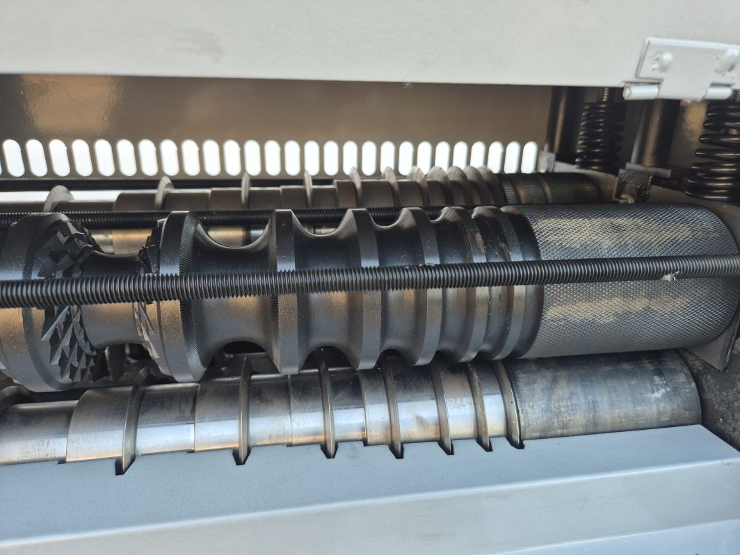 KM1/F Kabelstripmachine - Jeffra Machinery & Support